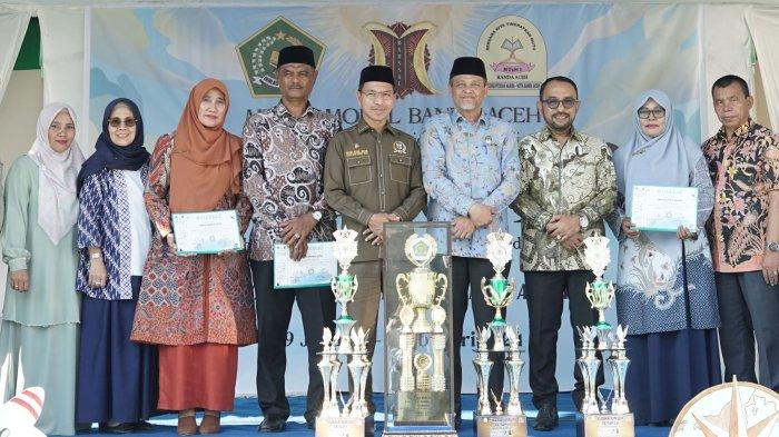 MIN 6 Banda Aceh Juara Umum Marssal X, 45 Pemenang Dapat Golden Tiket - Serambinews.com