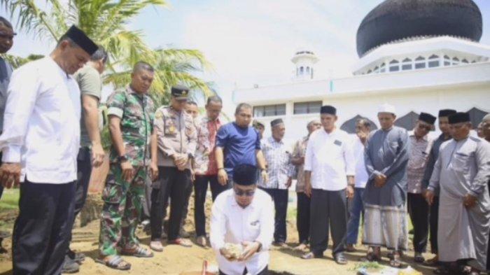 Irawan Abdullah Letakkan Batu Pertama Perluasan Masjid Tgk Chiek ...