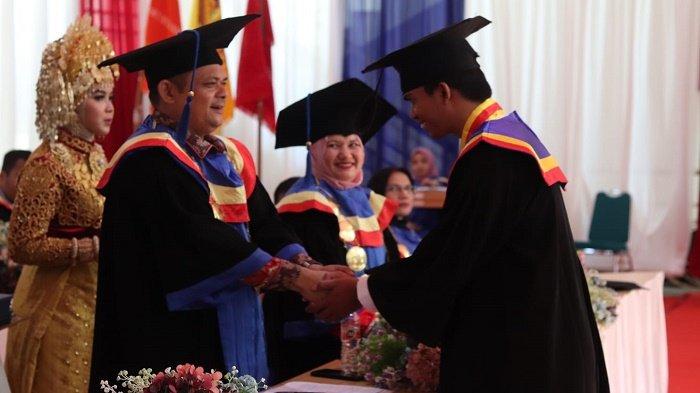 173 Lulusan Politeknik Aceh Diwisuda - Serambinews.com