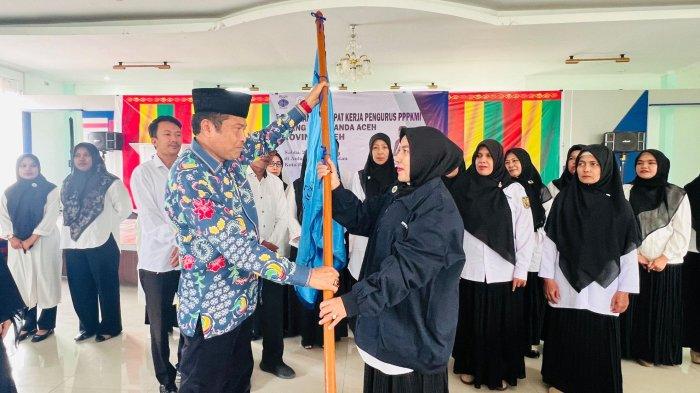 Syukriah Dilantik sebagai Ketua PPPKMI Cabang Kota Banda Aceh ...