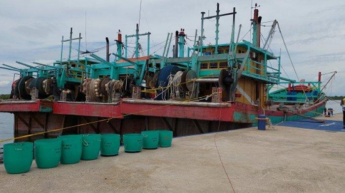 Dua Kapal Trawl Ditangkap di Perairan Selat Malaka, 10 ABK Asal Myanmar Diboyong ke Belawan ...