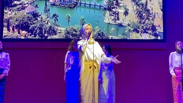 Mahasiswi asal Aceh Tampil di Panggung Cultural Exhibition of Indonesia ...