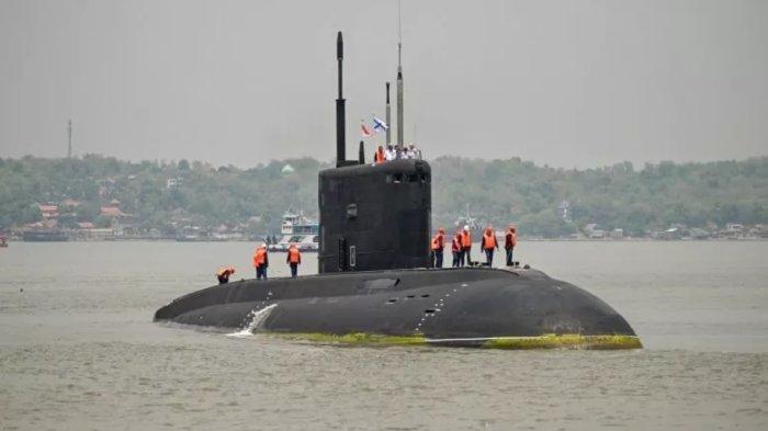 Kapal Selam Rusia Hilir Mudik Bawa Rudal dan Sempat Singgah di Surabaya ...