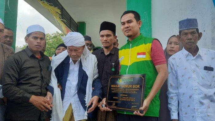 Awal Tahun, Yakesma Aceh Resmikan Wakaf Sumur Bor Dayah Al Um Al Munawwarah hingga Bantu Tukang ...