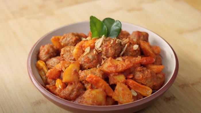 Enak! Resep Balado Bola Daging ala Chef Devina Hermawan, Ide Menu Buka ...