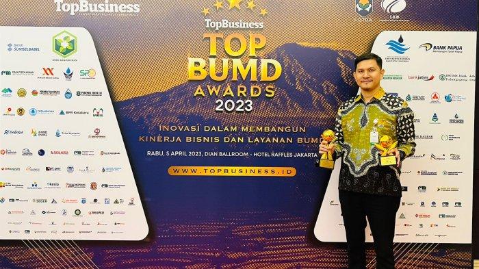 Bank Mustaqim Aceh Berhasil Menangkan Top BUMD Award 2023 - Serambinews.com