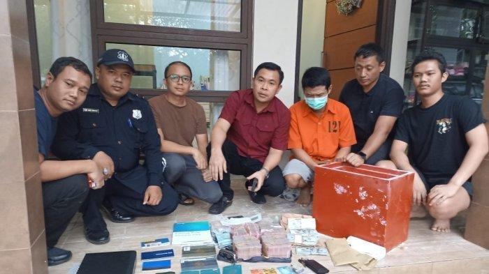 Bareskrim Polri Geledah Rumah Anak Buah Bandar Narkoba Fredy Pratama, Sita Uang Rp 1,2 Miliar ...