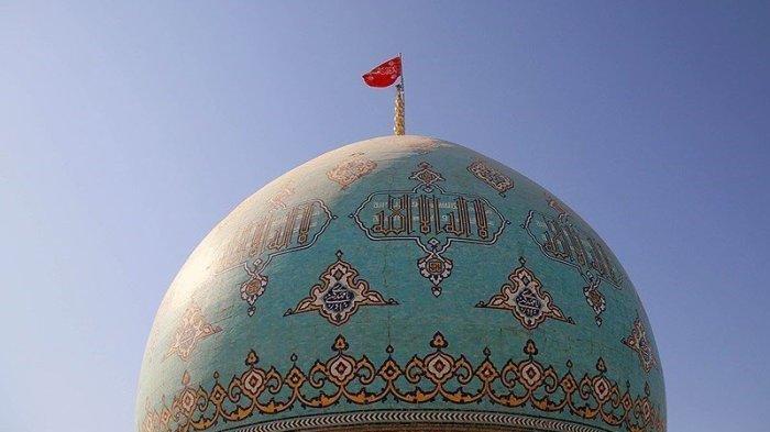 Iran Bersumpah Balas Pengeboman di Makam Jenderal Soleimani, Bendera ...