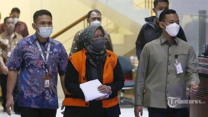 Botol Minum Melayang Saat Bupati Bogor Nonaktif Ade Yasin Disidang ...