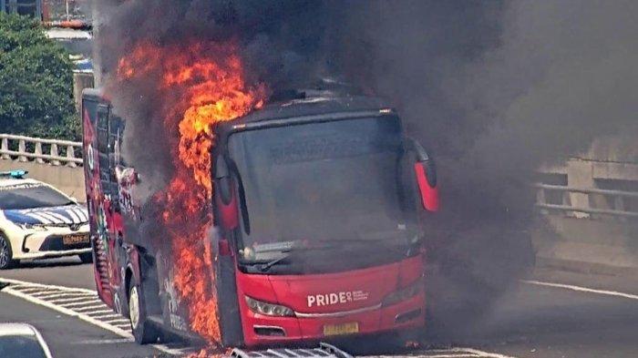 Bus Terbakar di Tol Wiyoto-Wiyono Jakarta Utara, 54 Penumpang Nyaris Terpanggang - Serambinews.com