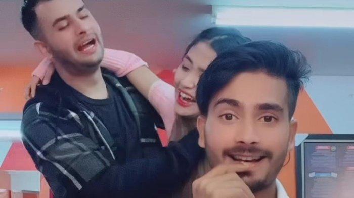 Baru Dibuat Sehari Akun TikTok Asib Diserbu Netizen, Pemuda India yang ...