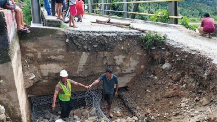 Oprit Jembatan Mamas Aceh Tenggara Amblas - Serambinews.com