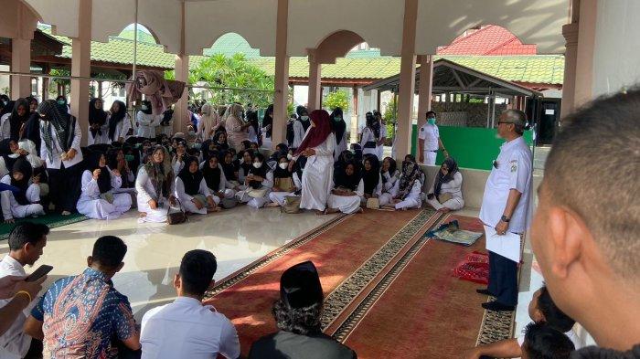 Ratusan Tenaga Bakti Nakes Lakukan Demo RSUD Tgk Abdullah Syafii ...