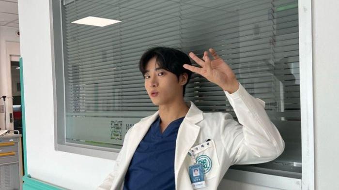 Choo Young Woo Tampil Memukau dalam Drama Korea Medis The Trauma Code: Heroes on Call ...