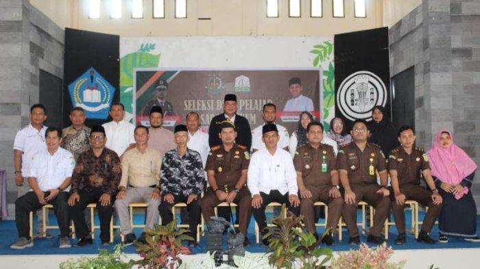 Kejari Subulussalam Seleksi Duta Pelajar Sadar Hukum, Siswa SMA Negeri 1 Simpang Kiri Raih Juara ...