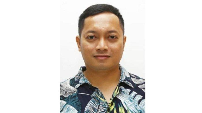 Pakai Kostum Nyentrik, Fan Kamerun Ini Bisa Ngomong Bahasa Indonesia ...