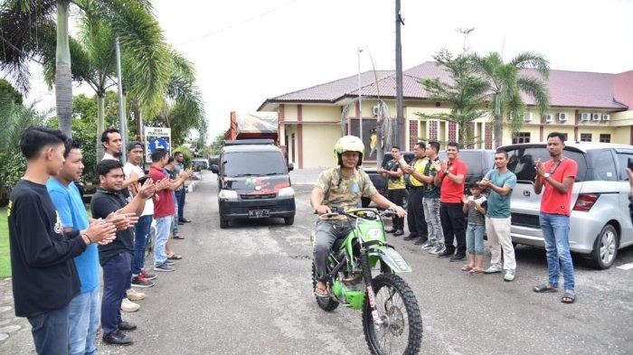 Kapolres Bireuen Lepas Peserta Trail Adventure Jelajah Alam Sanggamara - Serambinews.com