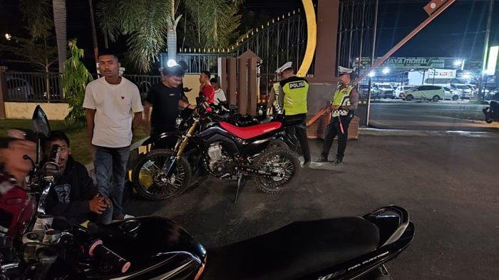 Patroli Malam Minggu, Satlantas Amankan Kendaraan Gunakan Knalpot Brong - Serambinews.com