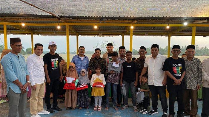 TOMPi Bagi Baju Lebaran dan Santuni Anak Yatim di Pidie - Serambinews.com