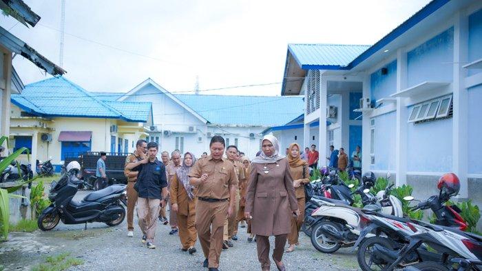 Sidak Hari Pertama Kerja Setelah Libur Lebaran, Segini Kehadiran ASN di Nagan Raya - Serambinews.com