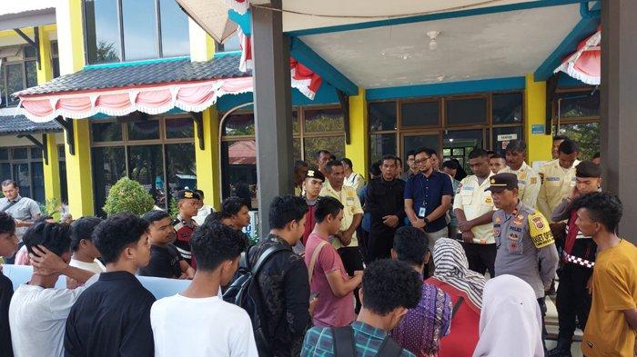 Berita Mahasiswa demo PLN Terbaru Hari Ini - Serambinews.com