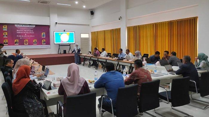 FISIP Unimal Gelar Pelatihan Bedah Proposal Penelitian dan Pengabdian ...