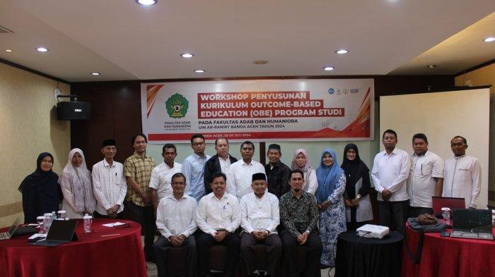 Fakultas Adab dan Humaniora UIN Ar-Raniry Gelar Workshop Penyusunan Kurikulum OBE - Serambinews.com