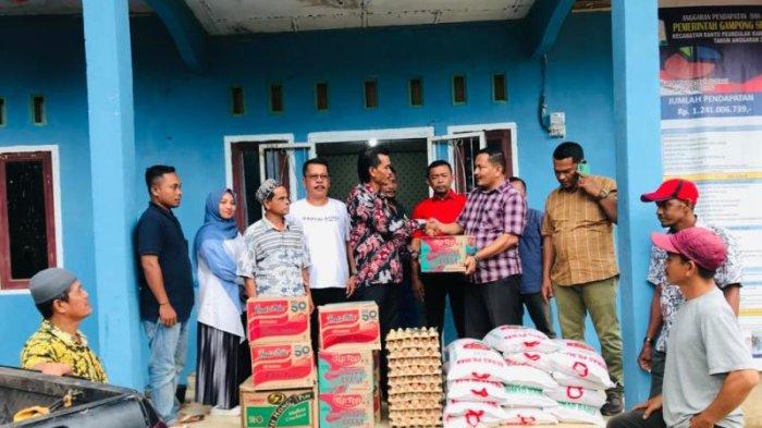 Ketua DPRK dan Ketua PA DPW Aceh Timur Salurkan Bantuan untuk Korban ... Ketua DPRK dan Ketua PA DPW Aceh Timur Salurkan Bantuan untuk Korban ...