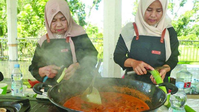 Gulai Ayam Kemune Diperlombakan di Festival Serumpun Melayu Raya 2024 ...