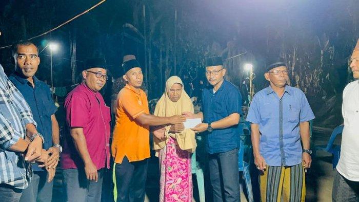 Haji Uma Kunjungi Rumah Terbakar di Nisam Aceh Utara, Ikut Sumbang Dana untuk Bangun Kembali ...
