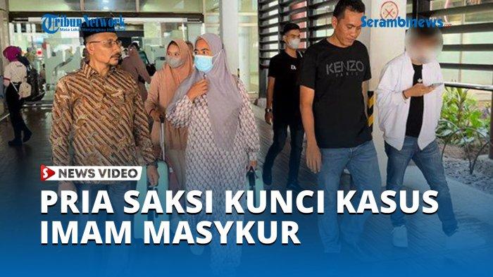 VIDEO Haji Uma Jemput dan Kawal Langsung Pria Saksi Kunci Kasus Imam Masykur - Serambinews.com