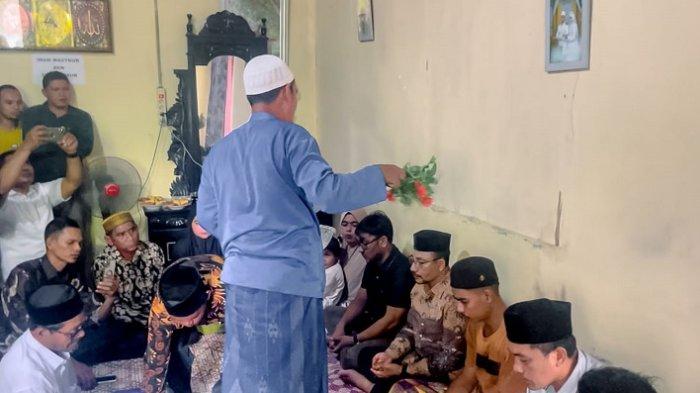 Berkunjung ke Rumah Imam Masykur, Haji Uma di Peusijuek - Serambinews.com