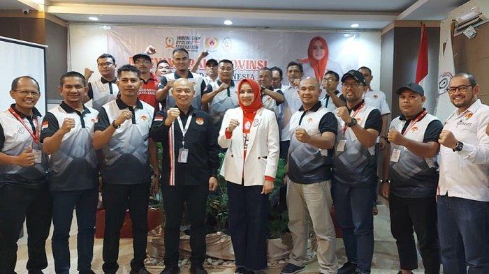 Darwati A Gani Kembali Pimpin Pengprov ISSI Aceh - Serambinews.com