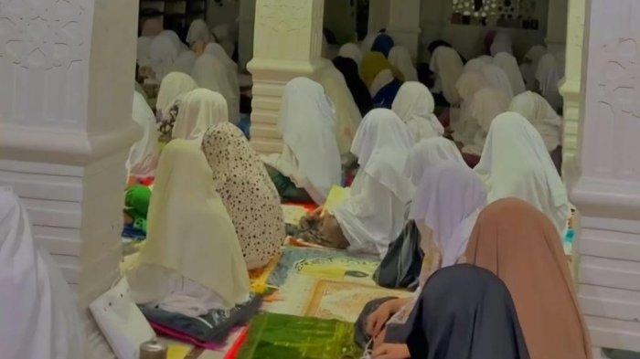 Dayah Putri Muslimat Samalanga Bireuen Lestarikan Tarekat Khulwah dan ...
