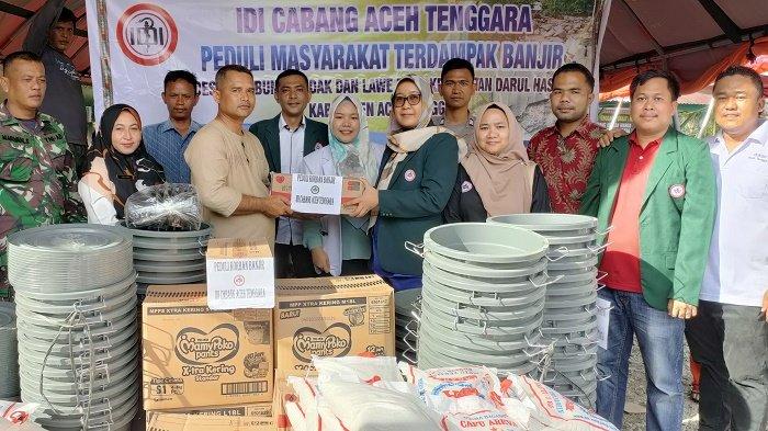 IDI Aceh Tenggara Salurkan Bantuan untuk Korban Banjir Bandang - Serambinews.com