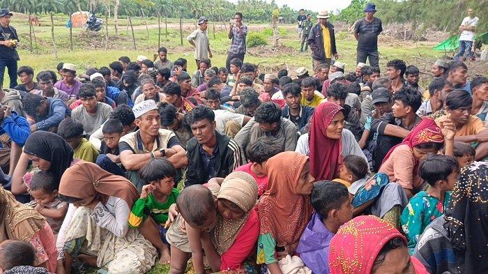 Diusir Tiga Negara, 264 Imigran Rohingya Akhirnya Berlabuh di Aceh Timur - Serambinews.com