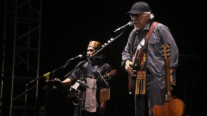 FOTO Iwan Fals Konser di Lhokseumawe - Serambinews.com