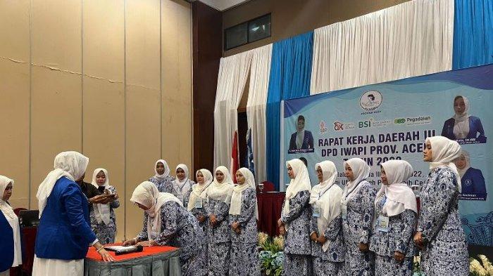 Yudhi Magda Ketua Iwapi Banda Aceh, Dilantik Ketua Iwapi Aceh Risi ...