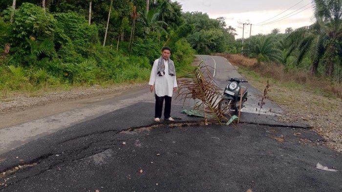 Waspada, Jalan Peureulak-Lokop di Aceh Timur Terancam Amblas ...