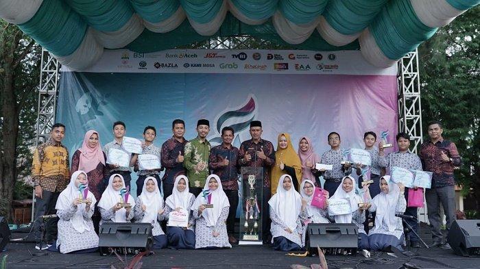 Raih 20 Tropi, MTsN 1 Model Banda Aceh Kembali Sabet Juara Umum Flash SMAN Mosa - Serambinews.com