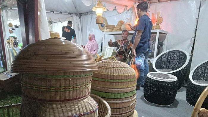 Kerajinan Rotan Nagan Raya di Barsela Expo 2023, Ada Kursi Hingga Lampu ...