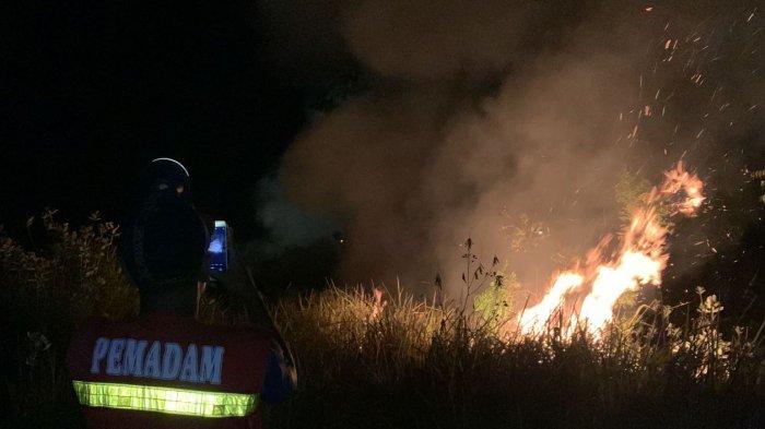 Lagi Karhutla Landa Lhokseumawe, Lahan di Ujong Blang Terbakar Usai Magrib, BPBD Kerahkan 2 ...