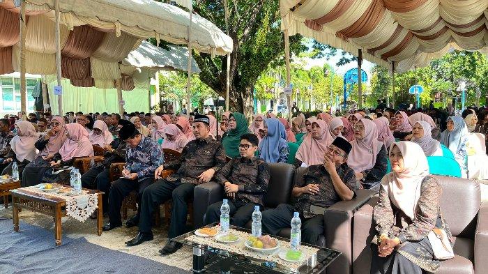 MAN 1 Meulaboh Wisuda 22 Hafidz Quran, Cetak Lulusan Terbaik Tahun 2025 - Serambinews.com