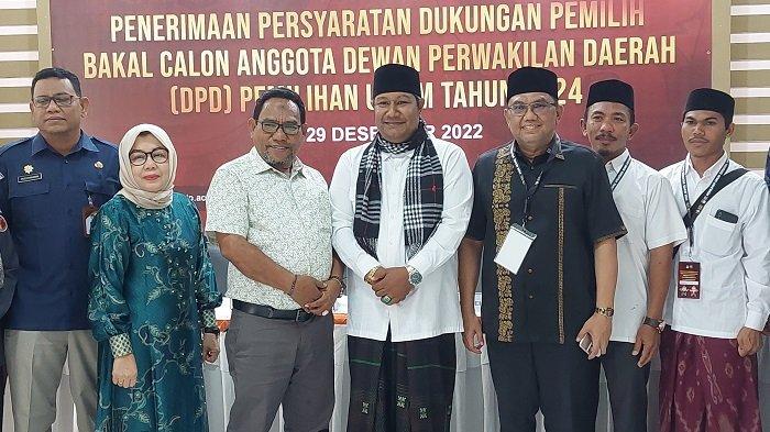 Tgk Ahmada MZ Maju DPD RI, Antar Syarat Dukungan Sebanyak 4.057 Lembar KTP ke KIP Aceh ...