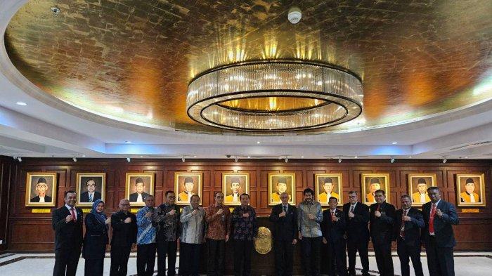 Wali Nanggroe Malik Mahmud Al Haythar dan Waliyul Ahdi Muzakir Manaf ...