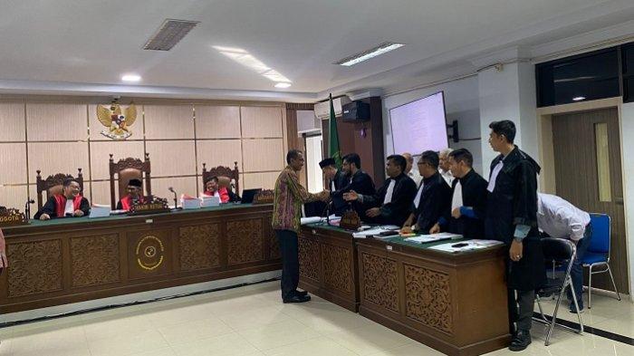 Mantan Bupati Aceh Tamiang Mursil CS Divonis Bebas - Serambinews.com