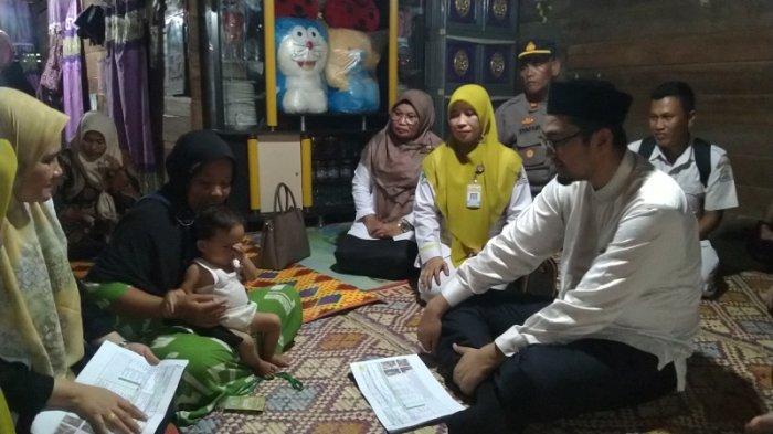 Sukseskan Program GISA, Pj Bupati Aceh Singkil Temui Anak Stunting ... Sukseskan Program GISA, Pj Bupati Aceh Singkil Temui Anak Stunting ...