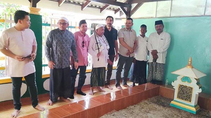 Mualem bersama MUNA Ziarahi Makam Syeikh Syamsuddin As-Sumatrani ...