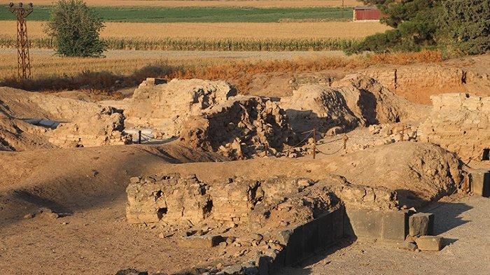 Arkeolog Turkiye Temukan Tablet Kuno dari Tanah Liat Berusia 3.800 ...