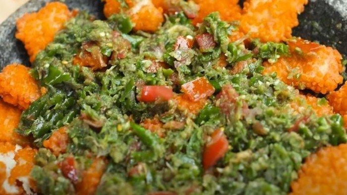 Pedas Mantap! Resep Nugget Geprek Sambal Pecak Ala Chef Devina Hermawan ...